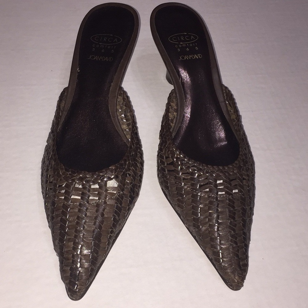 Joan And David Cj Cyprus Mule W Kitten Heel Gem